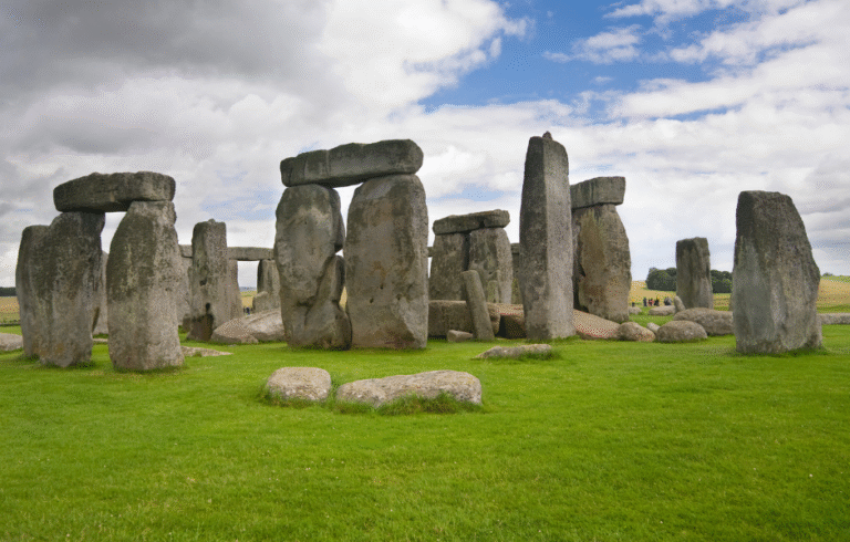 Stonehenge explained for kids: history, mystery, and giant stones